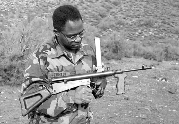 The Odd-Looking But Somehow Legendary Owen 9mm Submachine Gun - Small ...