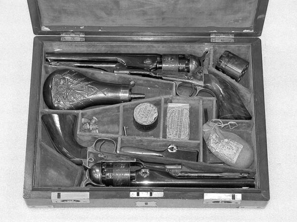 THE KING IS DEAD, LONG LIVE THE KING; THE GIFTING OF THE MOD PATTERN ...