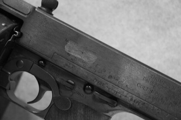 GANGSTER TOMMY GUNS - Small Arms Review