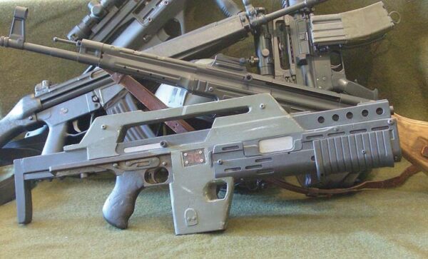 THE M-41 PULSE RIFLE - Small Arms Review