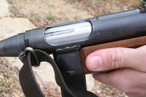 UNEXPECTED EXCELLENCE:THE ITALIAN MODELLO 38/42 SUBMACHINE GUN - Small ...