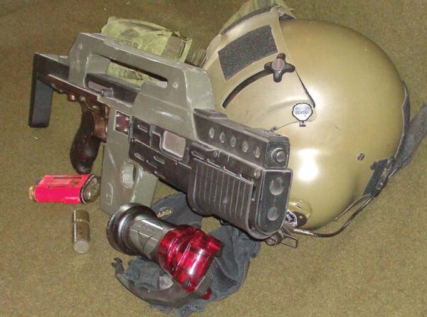 THE M-41 PULSE RIFLE - Small Arms Review