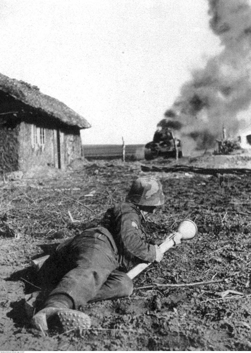 Männer Gegen Panzer (Men Against Tanks): Part I - Small Arms Review