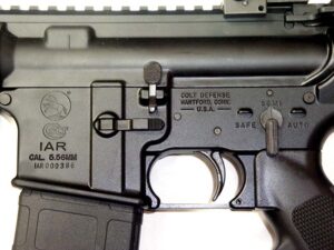 The Colt IAR6940 (Infantry Automatic Rifle) - Small Arms Review