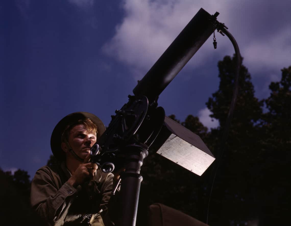 SOME U.S. WWII WEAPONS IN POSTERS - Small Arms Review