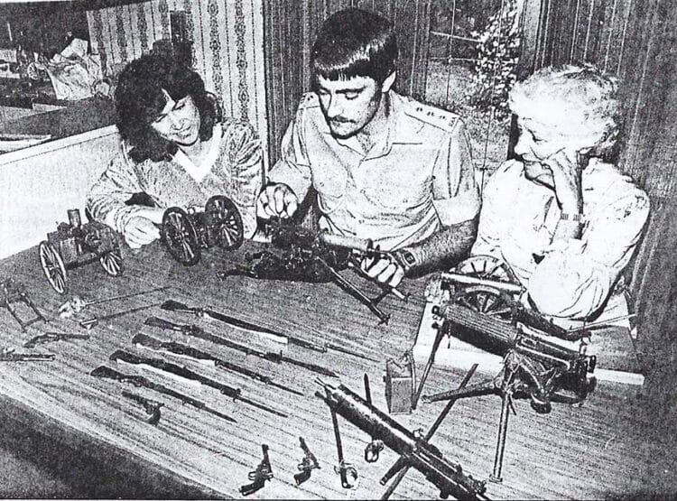 Frank Adlam Miniature Arms Maker: Reuniting His Rapid-Fire Weapons ...