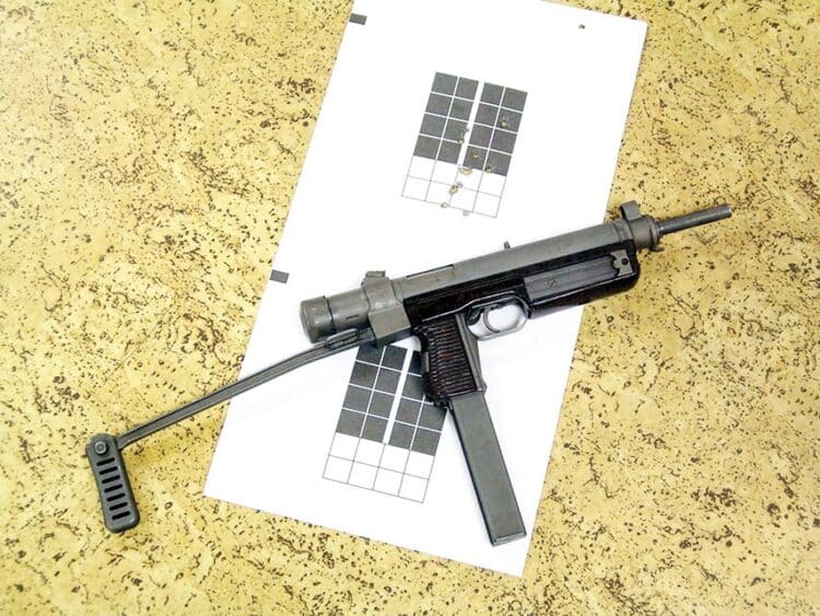 Czechoslovak Model 48 Submachine Guns, (SMGs 23 and 25) - Small Arms Review