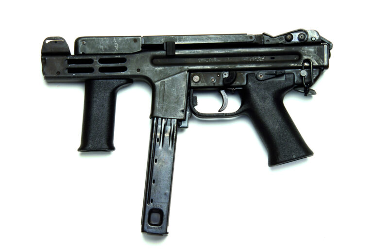 SITES Spectre M4: An Odd Italian Double-Action Sub-Machine Gun - Small ...