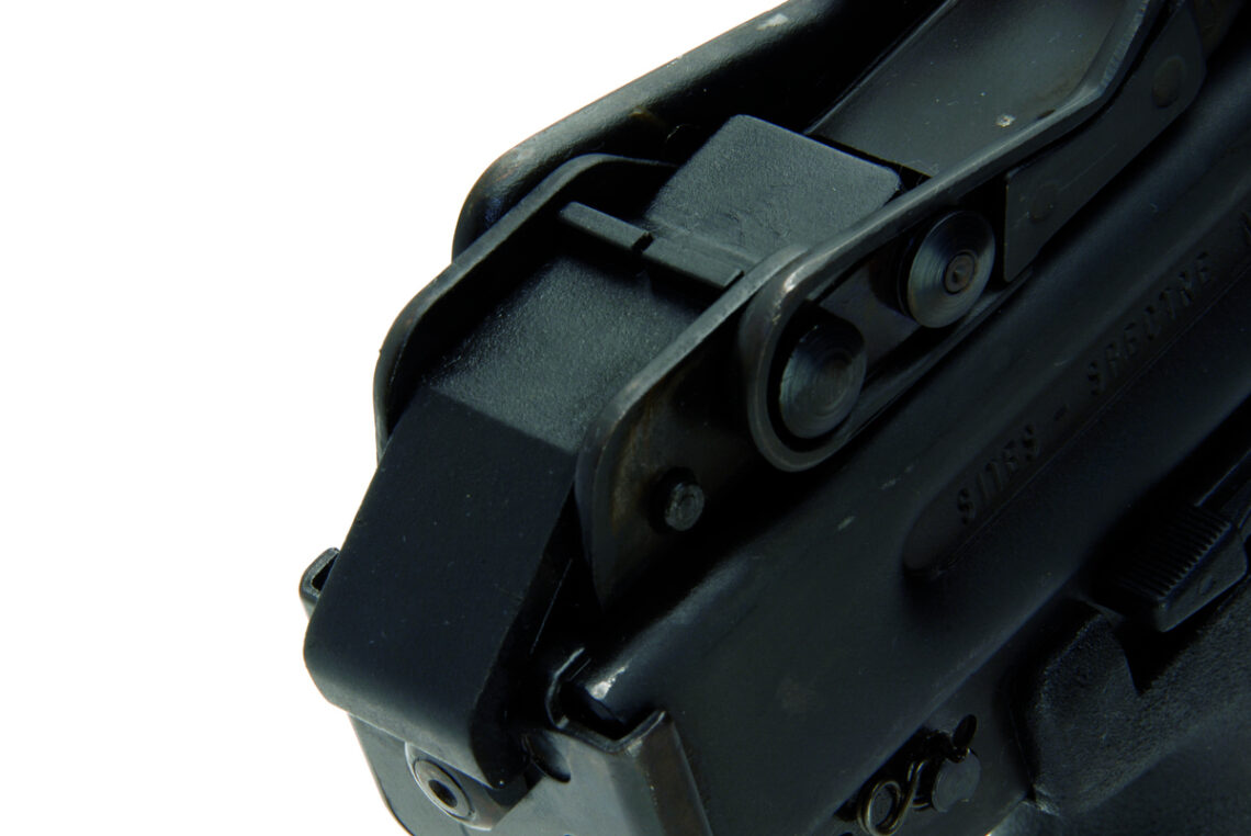 SITES Spectre M4: An Odd Italian Double-Action Sub-Machine Gun - Small ...