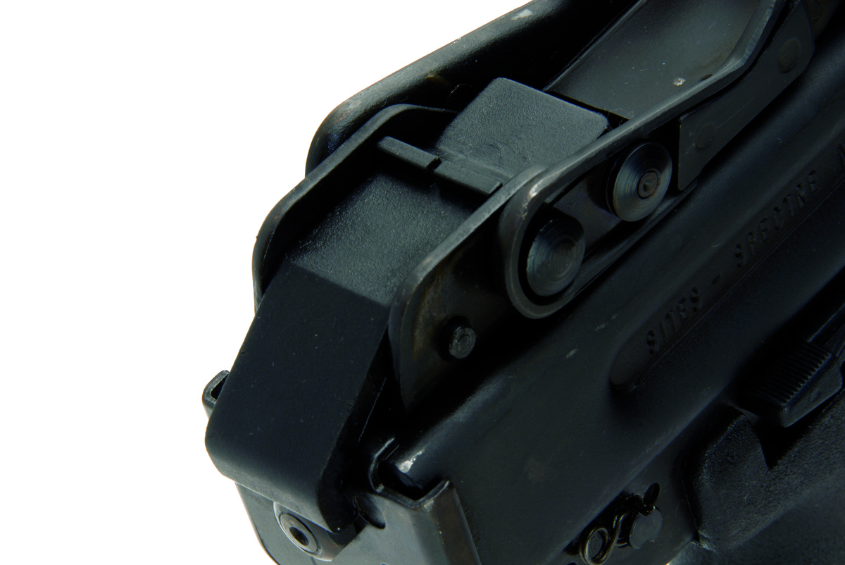 SITES Spectre M4: An Odd Italian Double-Action Sub-Machine Gun - Small ...