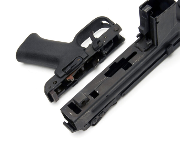 SITES Spectre M4: An Odd Italian Double-Action Sub-Machine Gun - Small ...