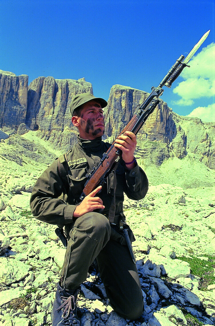 The History of the"Italian FAL" – Beretta's Long-Serving BM59 - Small ...